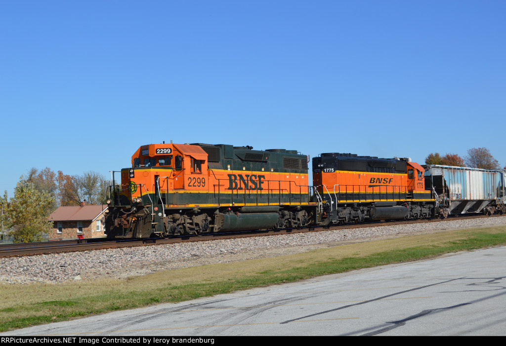 BNSF 2299 on the monett local